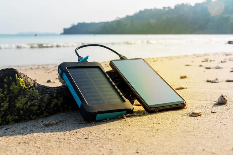 5+ Best Portable Solar Charging Kits Off The Grid In 2025